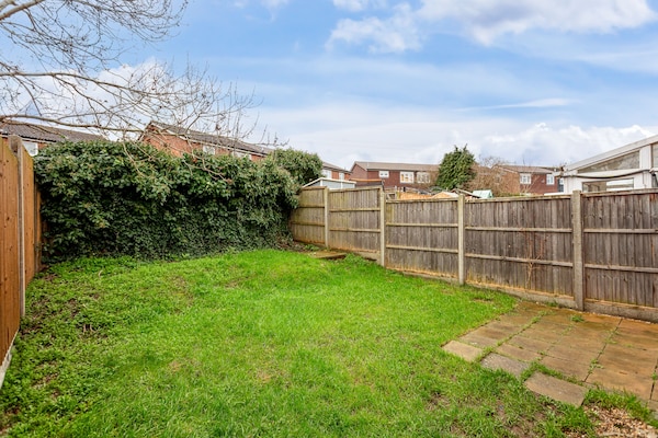 Immaculate Two Bedroom House - Bedford Mk41 0qe - イギリス ベドフォード