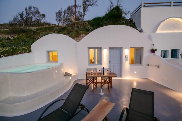 Panoramic Cave | Jetted Tub | Sea & Sunset View - Oia