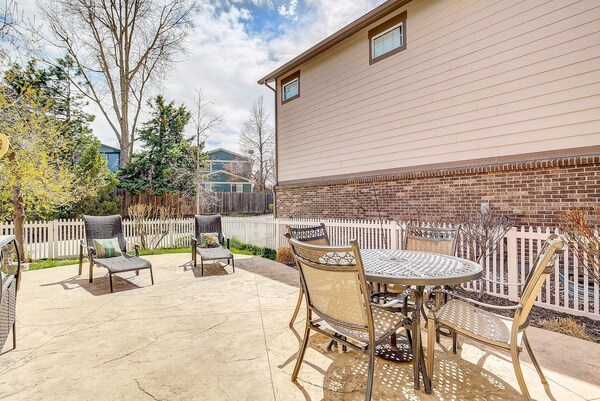 Charming Fully Furnished 3-bed Corp Rental 6 Mth Lease Minimum. - Arvada, CO
