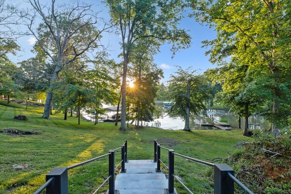 Lake Front Beauty North Of Nashville - Gallatin, TN