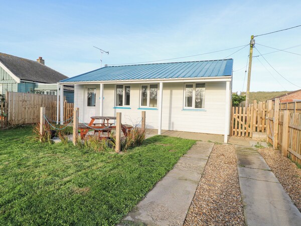 Sea Urchin, Pet Friendly, Character Holiday Cottage In Eccles-on-sea - Sea Palling