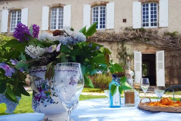 Séjour à La Campagne Dans Un Château Exceptionnel. Idéal Pour Familles Et Amis. - Forêt de Tronçais