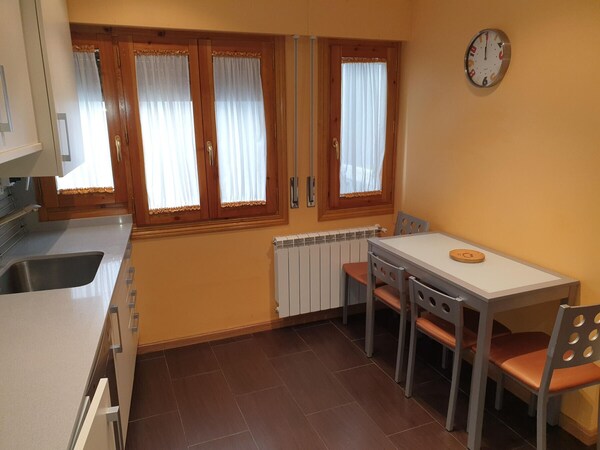 Apartment Jaca, 3 Bedrooms, 6 Persons - Jaca