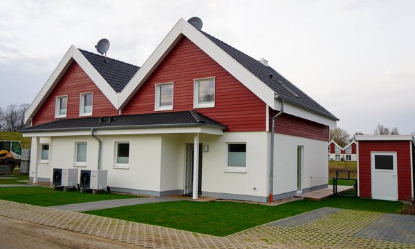 Ferienhaus Am See Mit Kamin, Sauna Und Whirlpool - Nordhorn