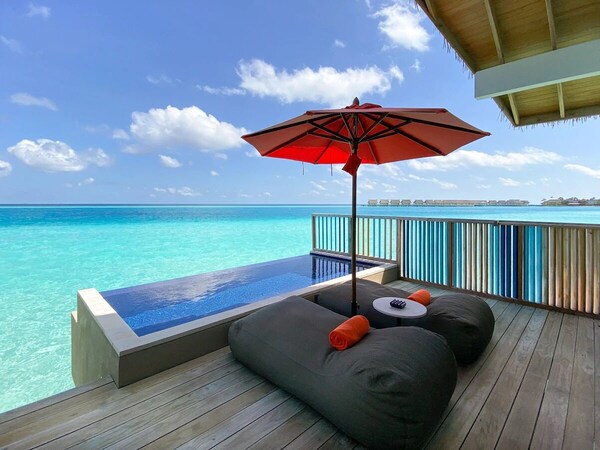 Diamond Overwater Pool Villa, Hard Rock, 2 Twin Bed, Lagoon Access - Malé