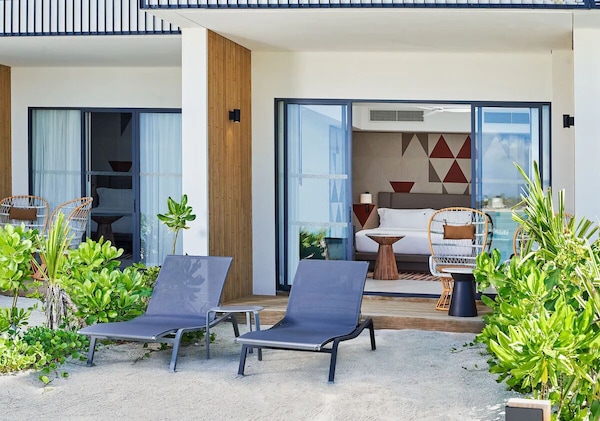 Hard Rock Maldives  Beachfront Silver Studio With Private Terrace - Maldivas