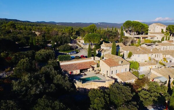 Villa Avec Piscine Privée Dans Le Lubéron.proche De Gordes Et De Roussillon. - Gordes