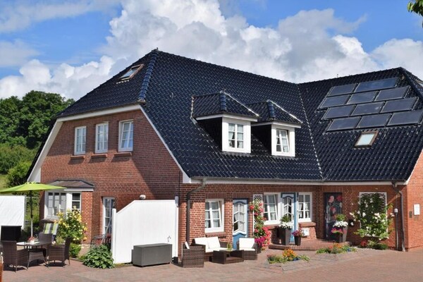 Ferienwohnung Lille Peer, 45qm, 1 Schlafzimmer, 1 Wohn-/schlafzimmer, Max. 4 Personen - Dagebüll