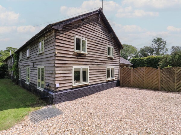 Waldegrave Barn, Pet Friendly, Character Holiday Cottage In Glemsford - Stanstead