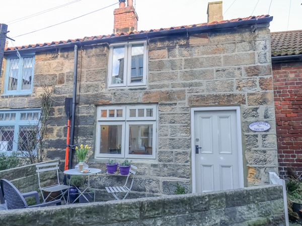 Hinderwell House, Romantic, Country Holiday Cottage In Staithes - Runswick Bay
