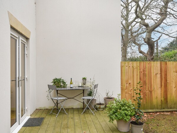 22 Applebee Way, With A Garden In Lyme Regis - Lyme Regis