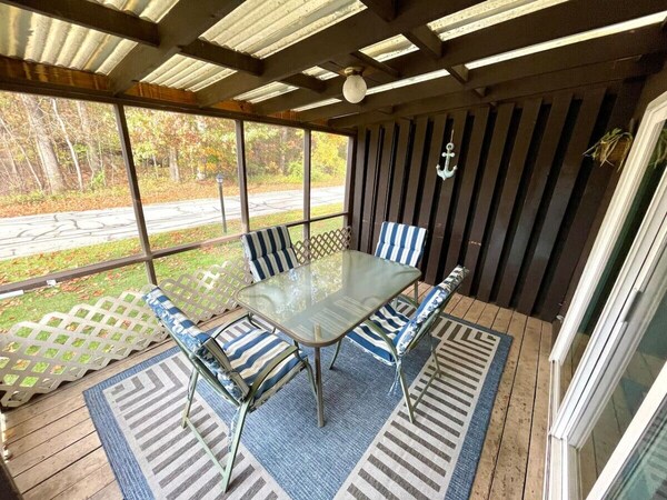 Chalet On The Lake 65 W/ Beach Access, Pools, Sport Courts, Fishing Pond & More! - Michigan