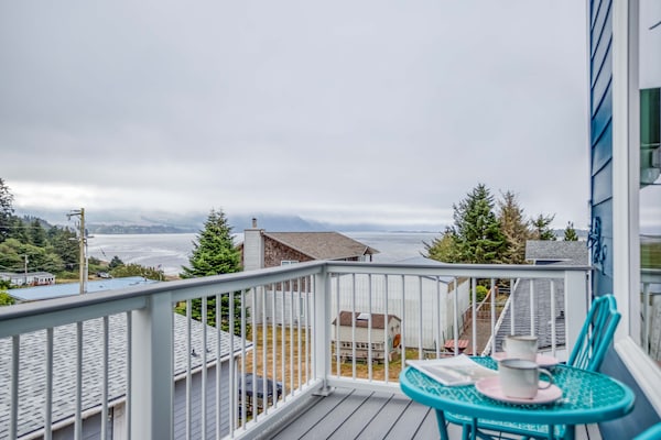 Vikenhem - Meredith Lodging - Updated, Netarts Bay Views, Deck, Fenced Yard! - Cape Meares