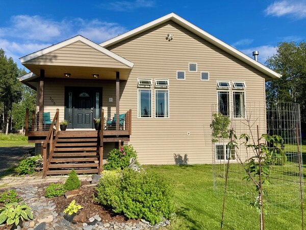 Expansive Kenai Home Near Fishing, Airport W/pool Table, Fire Pit, Gardens! - 基奈
