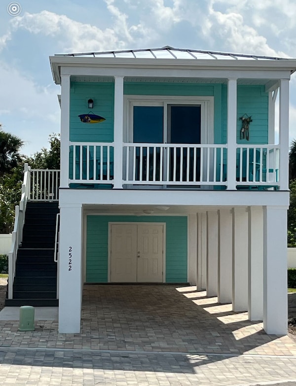 Florida Paradise Retreat*vacation Rental*sunrise Lagoon Views* Fishing & Pool! - Stuart, FL