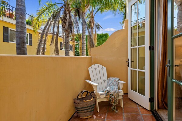 Stunning And Spacious Townhouse At West Beach With Private Rooftop Patio! - Santa Barbara, CA