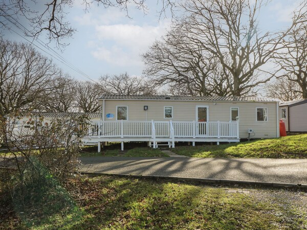 15 Rosewood, Pet Friendly, With Pool In Northwood, Isle Of Wight - Isle of Wight