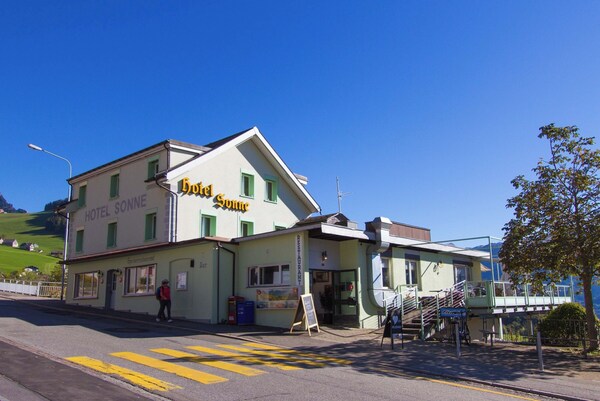 Ihr Perfektes Und Zentral Gelegenes Ferienapartment In Den Bergen: Apartment Son - Amden