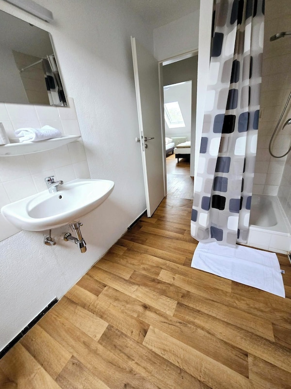 Apartments Efde Gmbh Ferienwohnung - Apartment With 4 Beds, Gilden 1342 - Neckarsulm