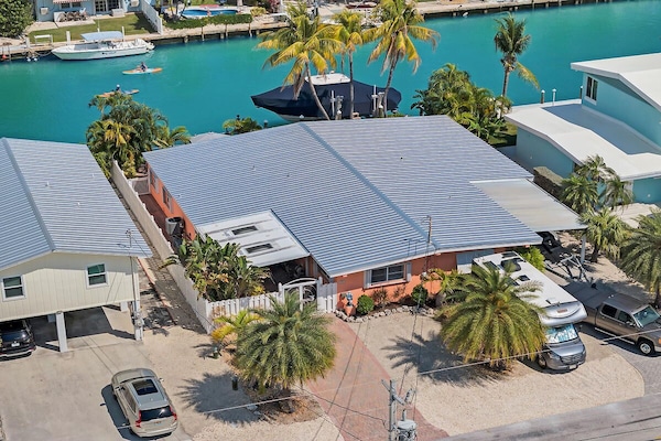 Charming 2-bedroom Duplex In Key Colony Beach -Coastal Living Awaits! - Marathon, FL