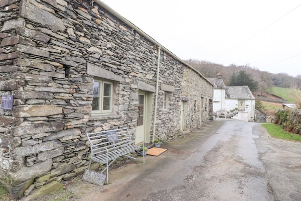 Yew Beck, Pet Friendly, Character Holiday Cottage In Ulverston - Newby Bridge