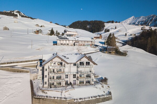 Experience Luxury And Comfort At Apartment Fortaleza In Switzerland! - Amden
