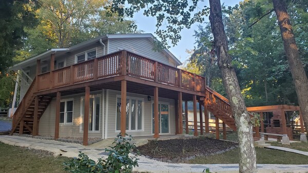Cozy Lakehouse On Quiet Cove - Lake Wylie, SC