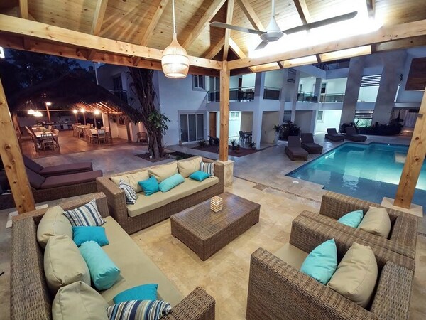 Luxury Villa Steps From Ocean - Fully Loaded! - Villa Laguna - Large 16 Bedooms - Cabarete
