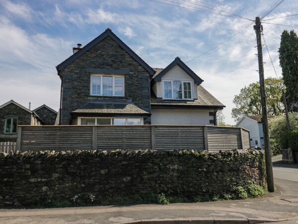 Rose House, Pet Friendly, With A Garden In Windermere - Windermere