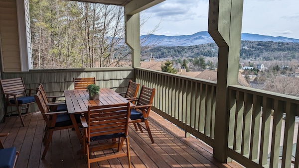 Mountainside Condo E101: 3 Br, Resort Pool, Hot Tub, Sauna & Gym In Great Location! - Stowe, VT