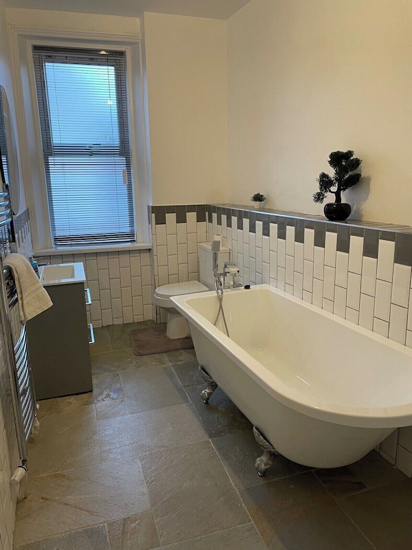 Saltwell Rd - 4 Bdrm 5 Beds Great For Contractors - Newcastle upon Tyne