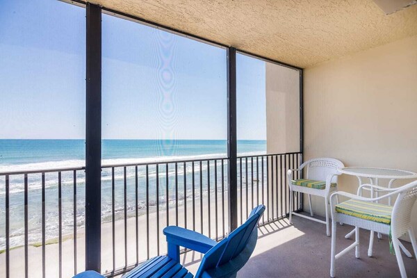 You Cannot Get Any Closer To The Beach! 2br Condo - Satellite Beach, FL