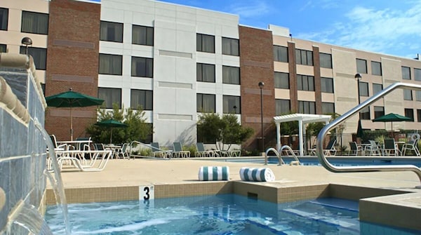 Modern & Stylish:3 Tranquil Units, Free Parking! Close To Bridge Tar River Trail - Rocky Mount, NC