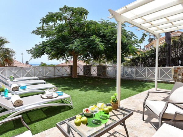 Atemberaubendes Alleinstehendes Ferienhaus Mit Pool,  W-lan, Klimaanlage, Tv, Innenhof Und Parkplatz - Playa del Inglés