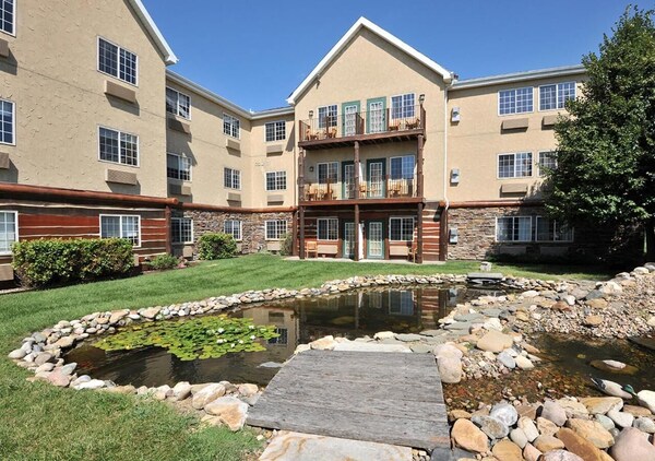 St. Joseph's Heritage Haven With Themed Rooms & Hot Tub - Saint Joseph, MO