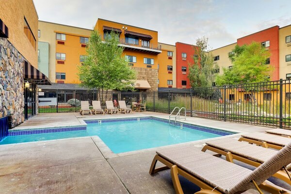Ultimate Sioux City Experience: Lodge-like Charm Near Casino | 3 Units - Iowa