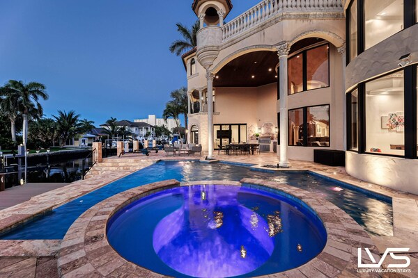 Villa Rhodes Palatial Waterfront Beach Estate - Delray Beach