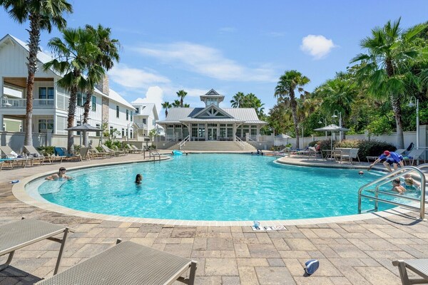 30a Pet Friendly Beach House - Beach, Pool, Sleeps 11, 4 Bikes, Free Golf Daily - Rosemary Beach, FL