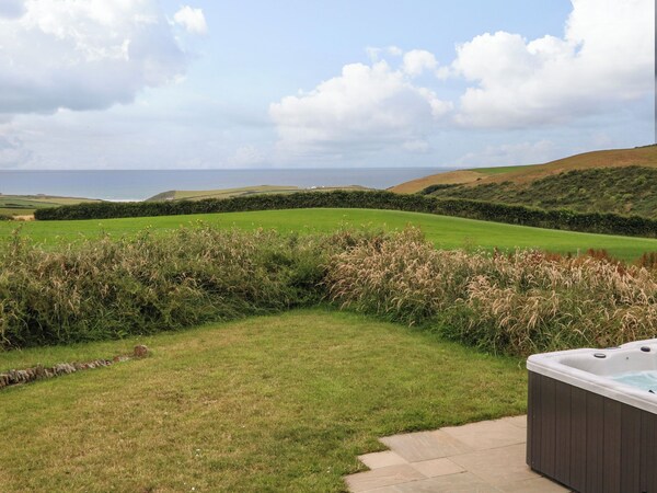 Northcott Hut, Romantic, Character Holiday Cottage In Bude - Bude