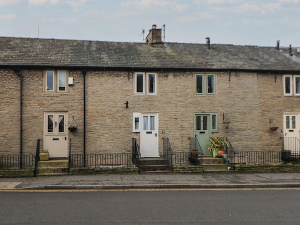 Bear Pit Cottage, Family Friendly, With Open Fire In Hayfield - Edale