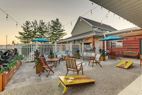 Deluxe 2 Queen In Stoney Creek Quincy! Indoor/outdoor Pool | 3 Units - Wakonda State Park, La Grange