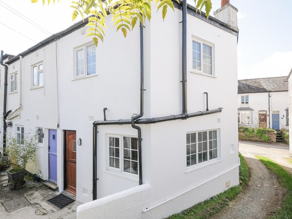 Glebe Cottage, Pet Friendly, Character Holiday Cottage In Yelverton - Tavistock