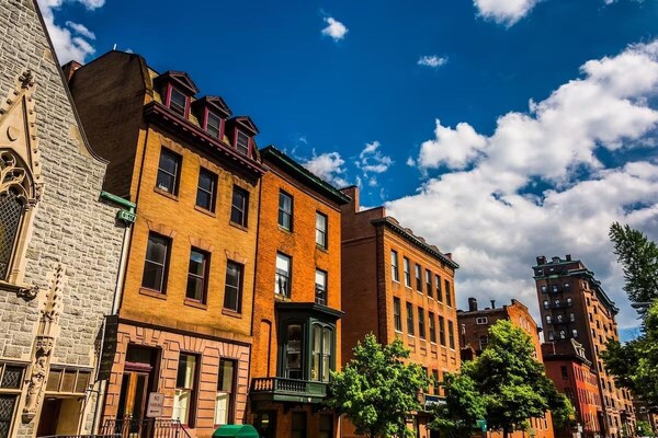 Revival King With Rooftop Access, At Boutique Hotel Revival Baltimore - Baltimore, MD
