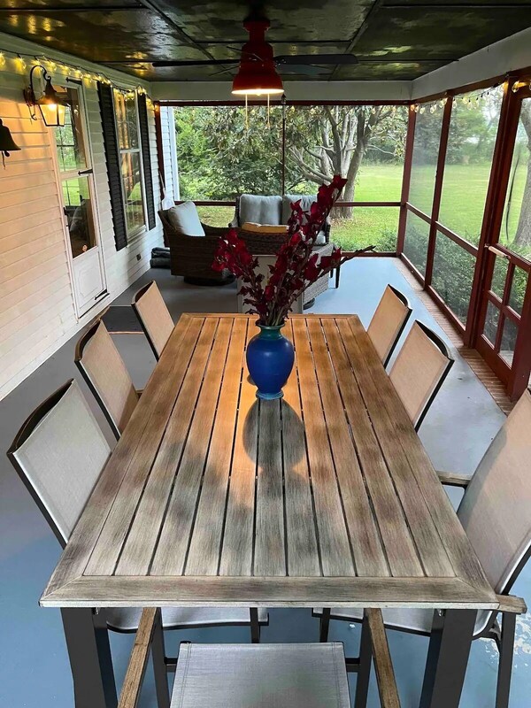 Escape With Family Or Friends To This Peaceful, 4-bedroom Retreat On The Water - Maryland