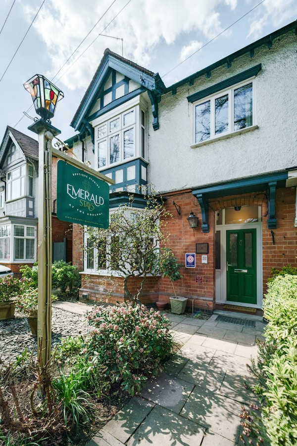 Deluxe King Suite With Sofa Bed - Stratford-upon-Avon