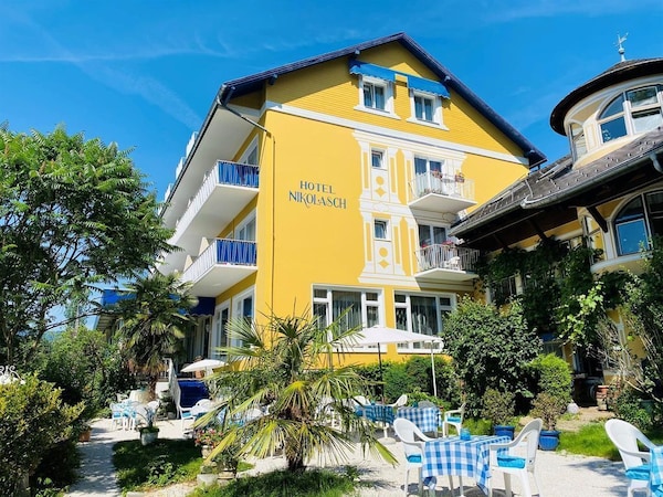 Large Double Room, Lake View - Hotel Nikolasch - Spittal an der Drau