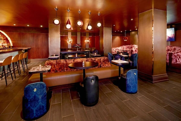Great Relaxing Overnight Stay! Minutes From Central Park, 2 Relaxing Units! - NoMad - Manhattan