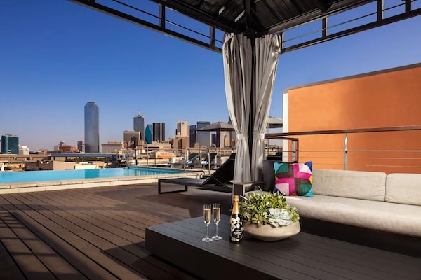 Boutique Lodging Experience Near Dallas City Center! Pet-friendly - Dallas, TX