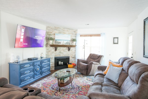 Stylish 3br Retreat On Lake Martin - Dadeville, AL