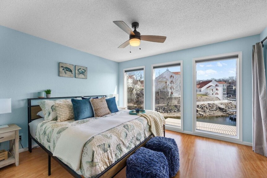 Frosted Reflections-winter Escape On The Lake - Sunrise Beach, MO